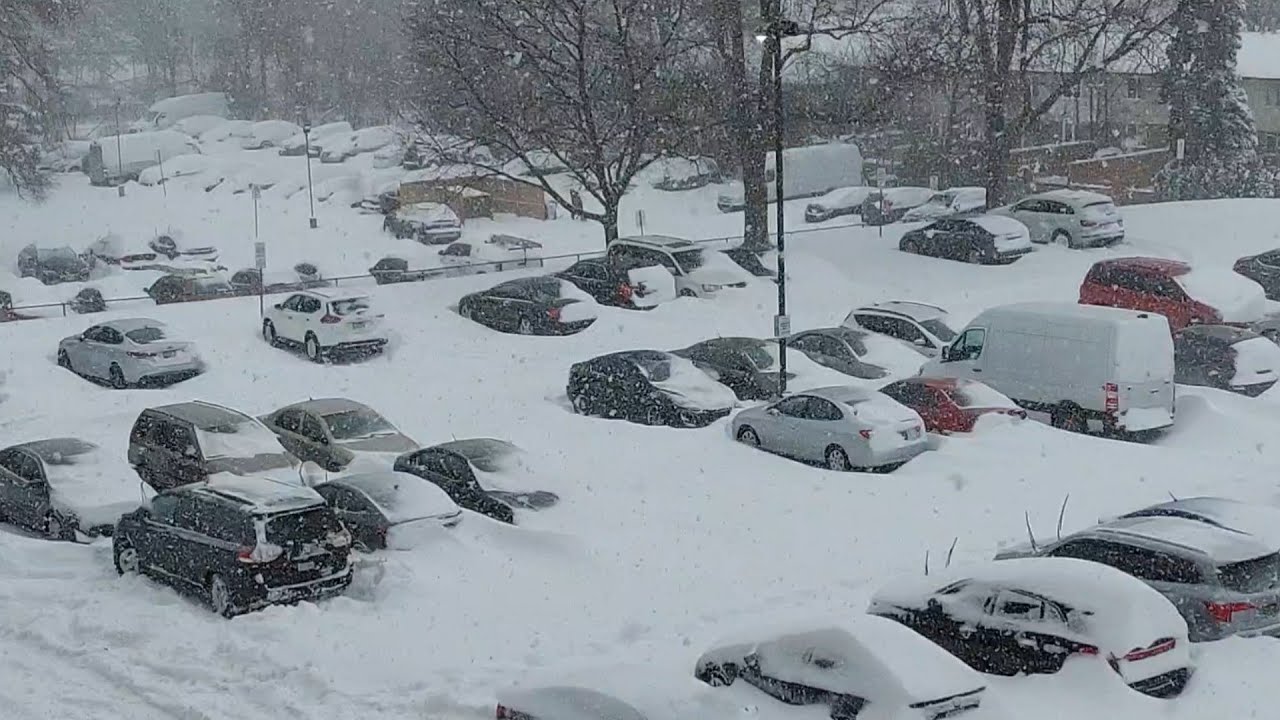 Snow Storm in Mississauga Canada 25 -35cm - YouTube