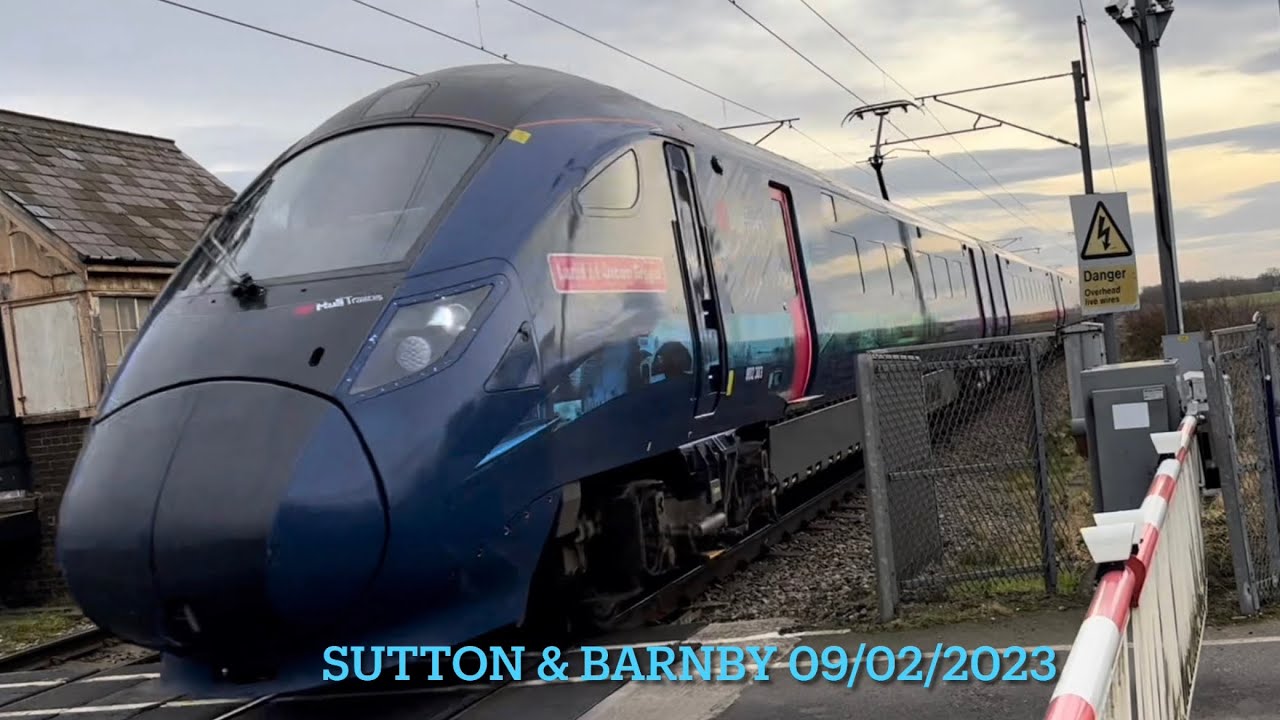Sutton & Barnby Level Crossing 09/02/2023 - YouTube