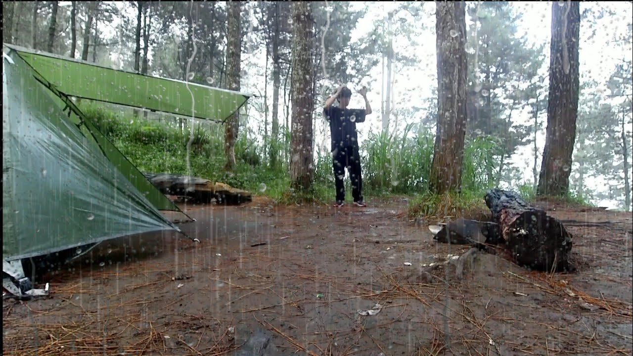SOLO CAMPING IN HEAVY RAIN AND THUNDERSTORMS • 2 DAYS RELAXING CAMPING ...