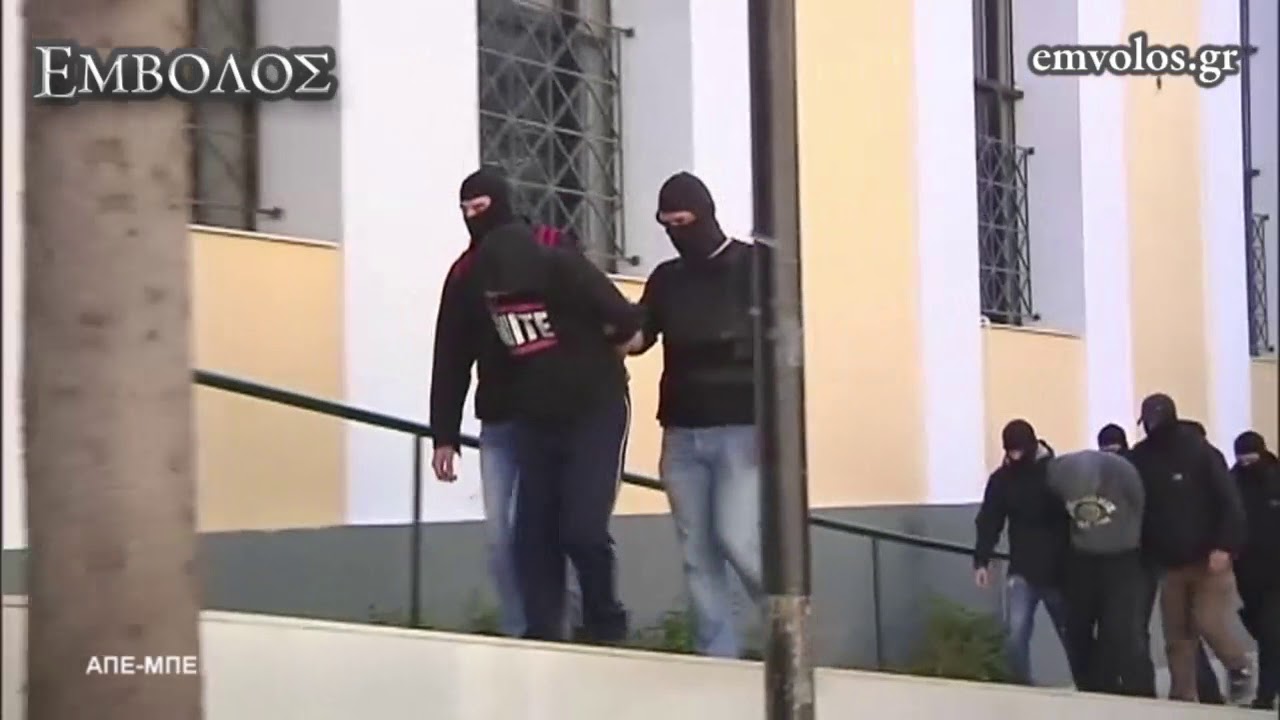 Στον ανακριτή για απολογία τα μέλη της Combat 18 - YouTube