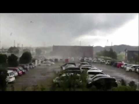 JAPAN, TORNADO HITS NORTH OF TOKYO - YouTube