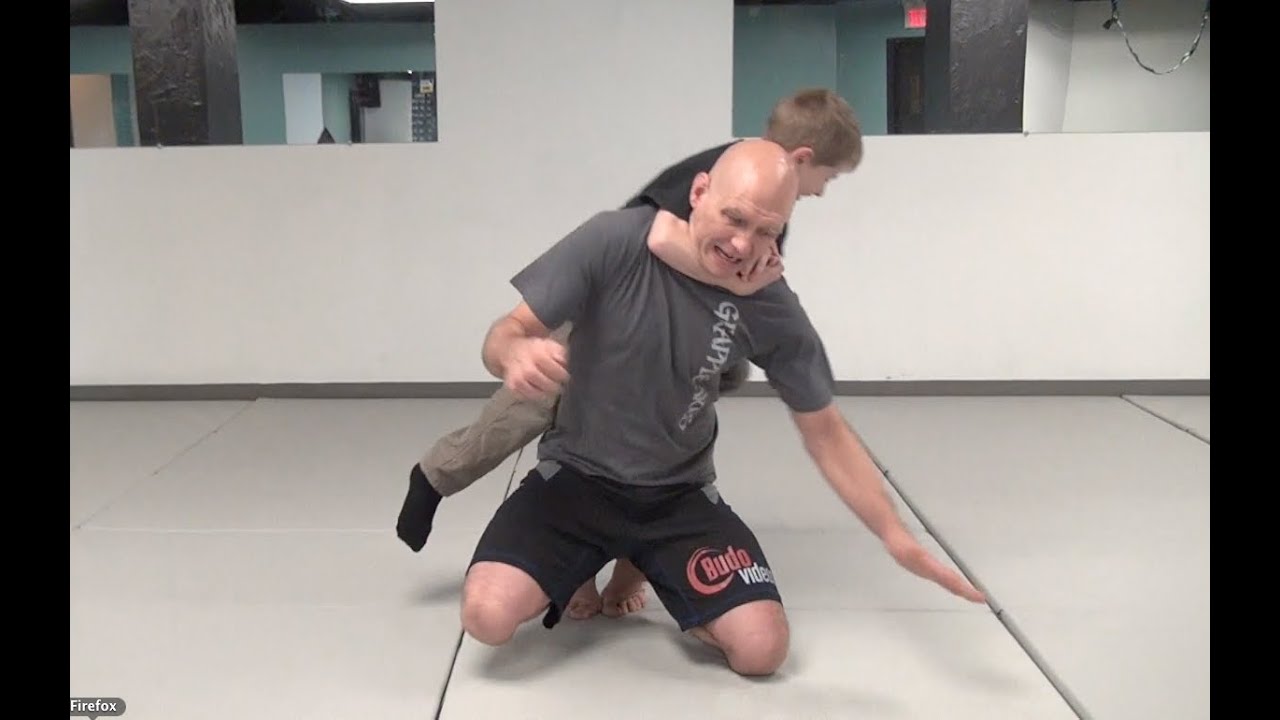 How to Defeat the Smaller Opponent - YouTube