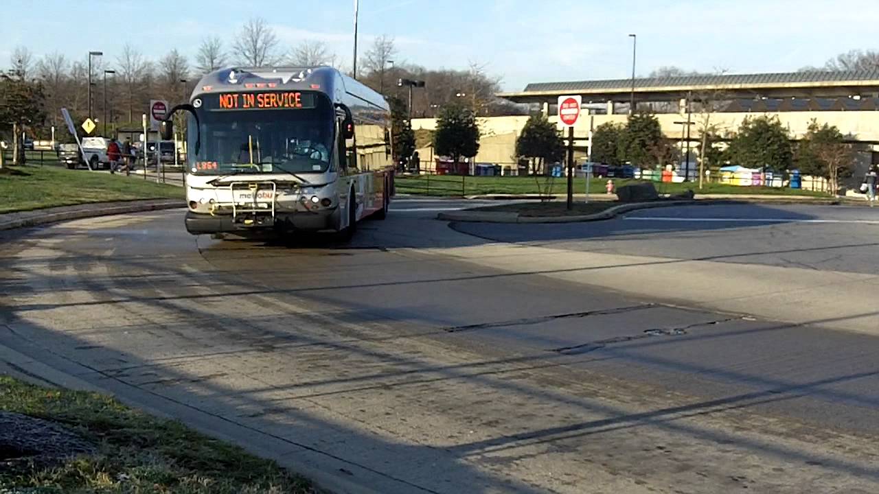PG County's THE BUS Thomas HDX #63101 and WMATA New Flyer DE42LFA #6413 ...