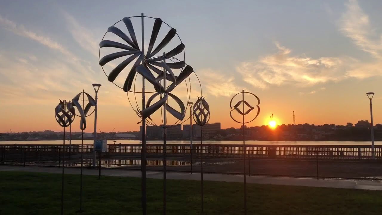 Leopold Gallery - Whitaker Wind Sculptures at Boston Harbor - YouTube