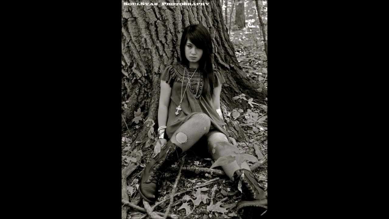 Effy Stonem Makeup+Fashion - YouTube