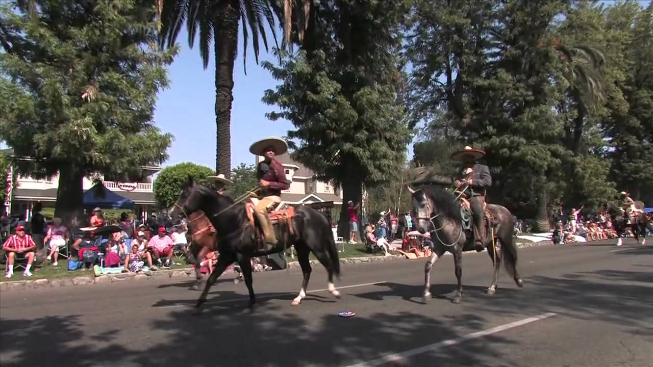 2013 Independence Day Parade - YouTube