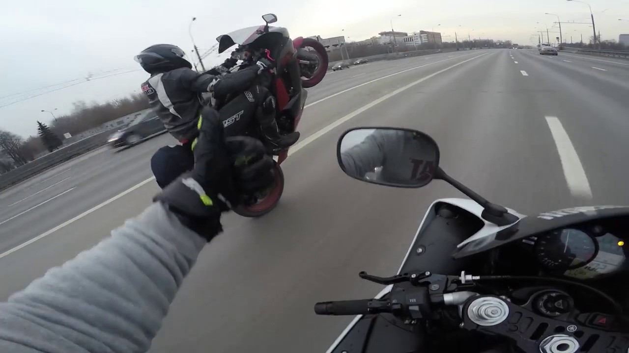 Crazy Motorcycle Riding in the Streets of Moscow - YouTube