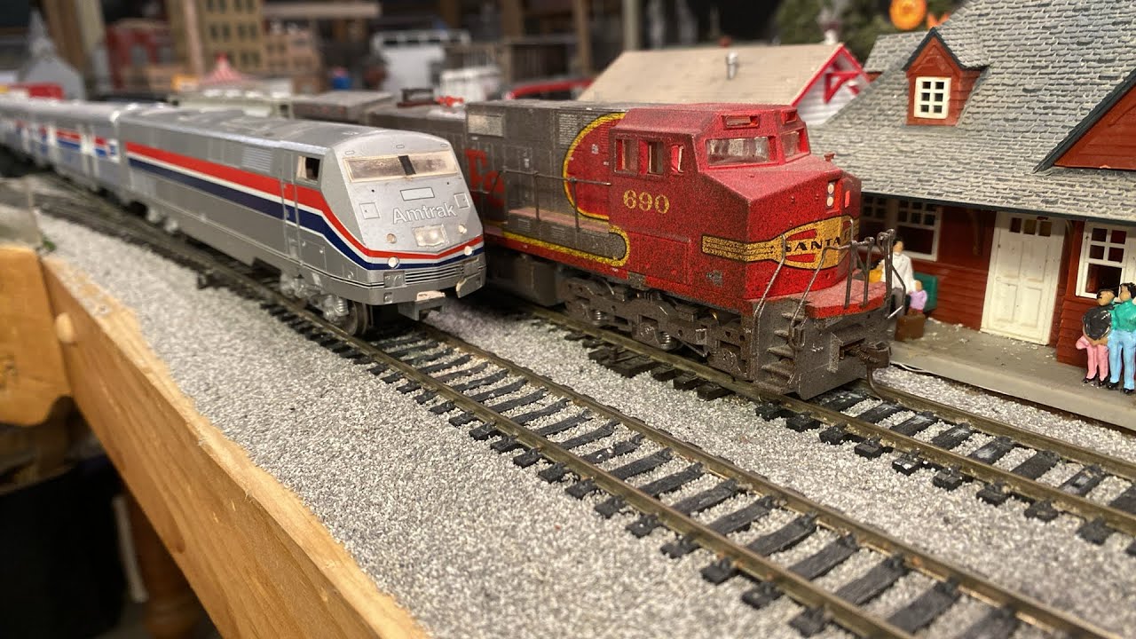 Operating HO Trains and Locomotives on the Layout Live - YouTube