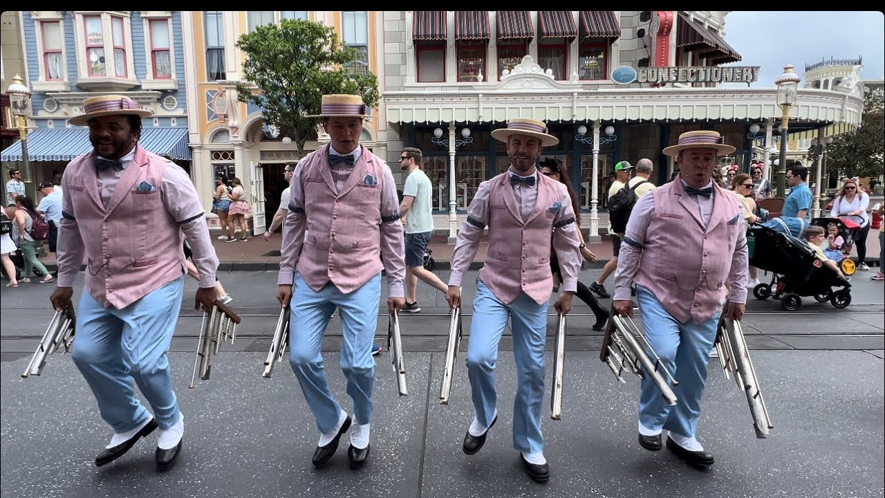 Dapper Dans are dancing on mainstreet - YouTube