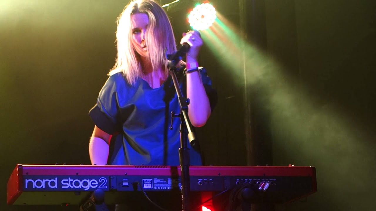 Broods - Bridges LIVE HD (2014) Orange County The Observatory - YouTube