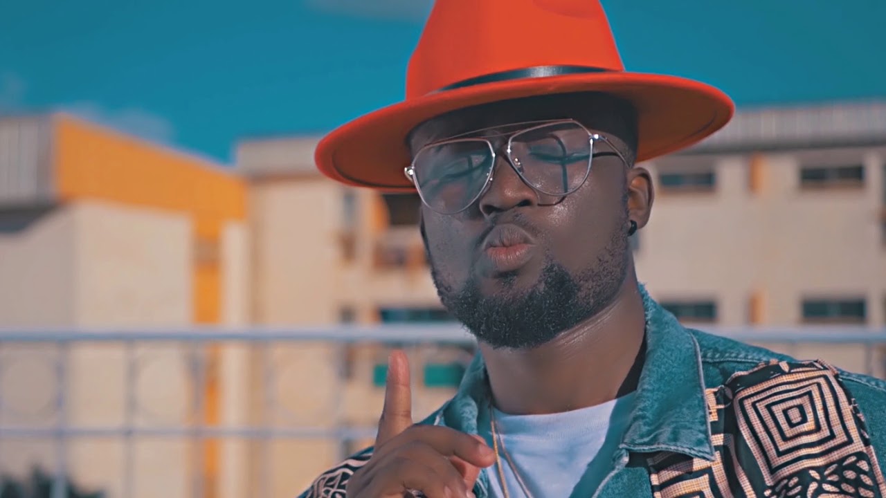 MR SHYNE - À CAUSE DE TOI (CLIP OFFICIEL) - YouTube