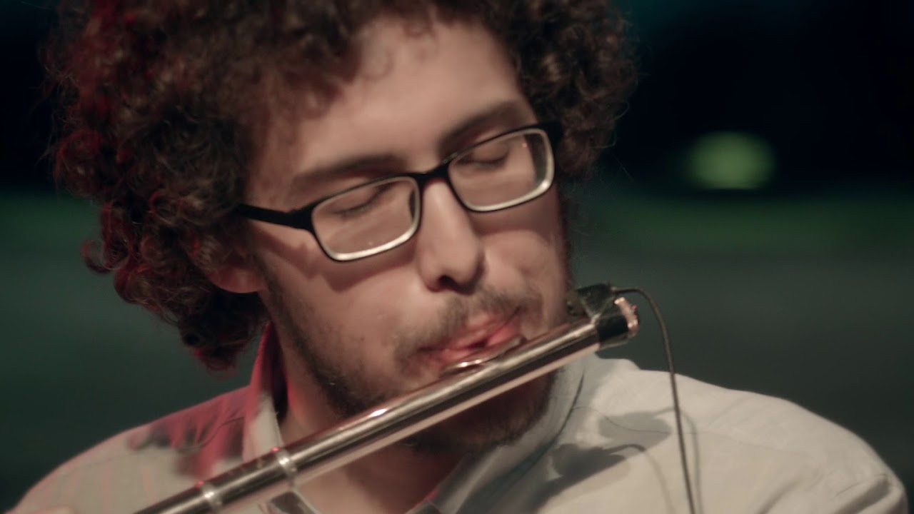 O boto (Tom Jobim) - YouTube