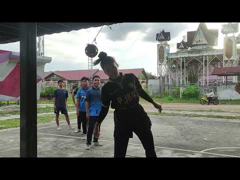 teknik heading/menyundul bola dalam permaian sepak takraw - YouTube