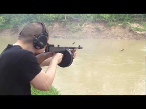 Thompson machine gun w/ a 50 round drum ( tommy gun)