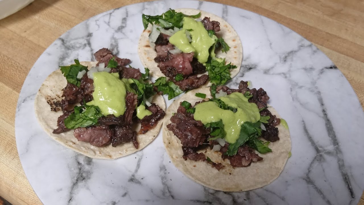 Preparando Tacos De Cachete De Res - YouTube