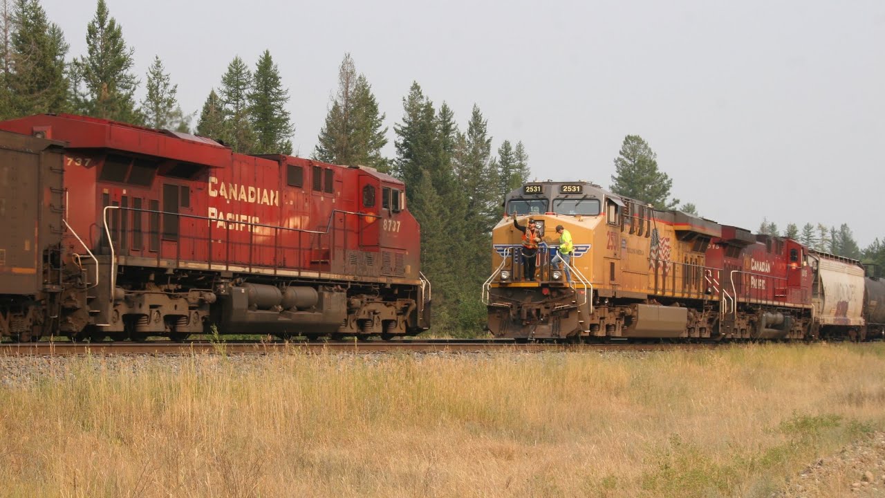 CP 8737 Leads CP 867 (Coal Loads) West at Caithness BC, CP Cranbrook Subdivision. - YouTube