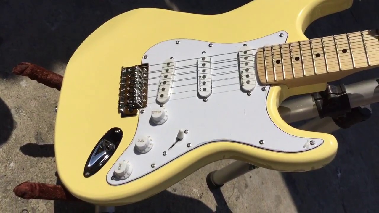 Reverse Headstock Strat - YouTube