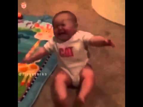 telefon bagımlısı bebek