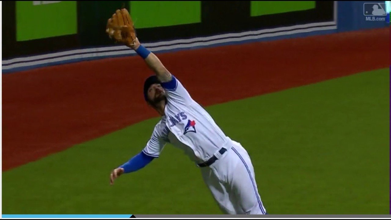 Kevin Pillar makes an Incredible Superman Leaping Catch - YouTube