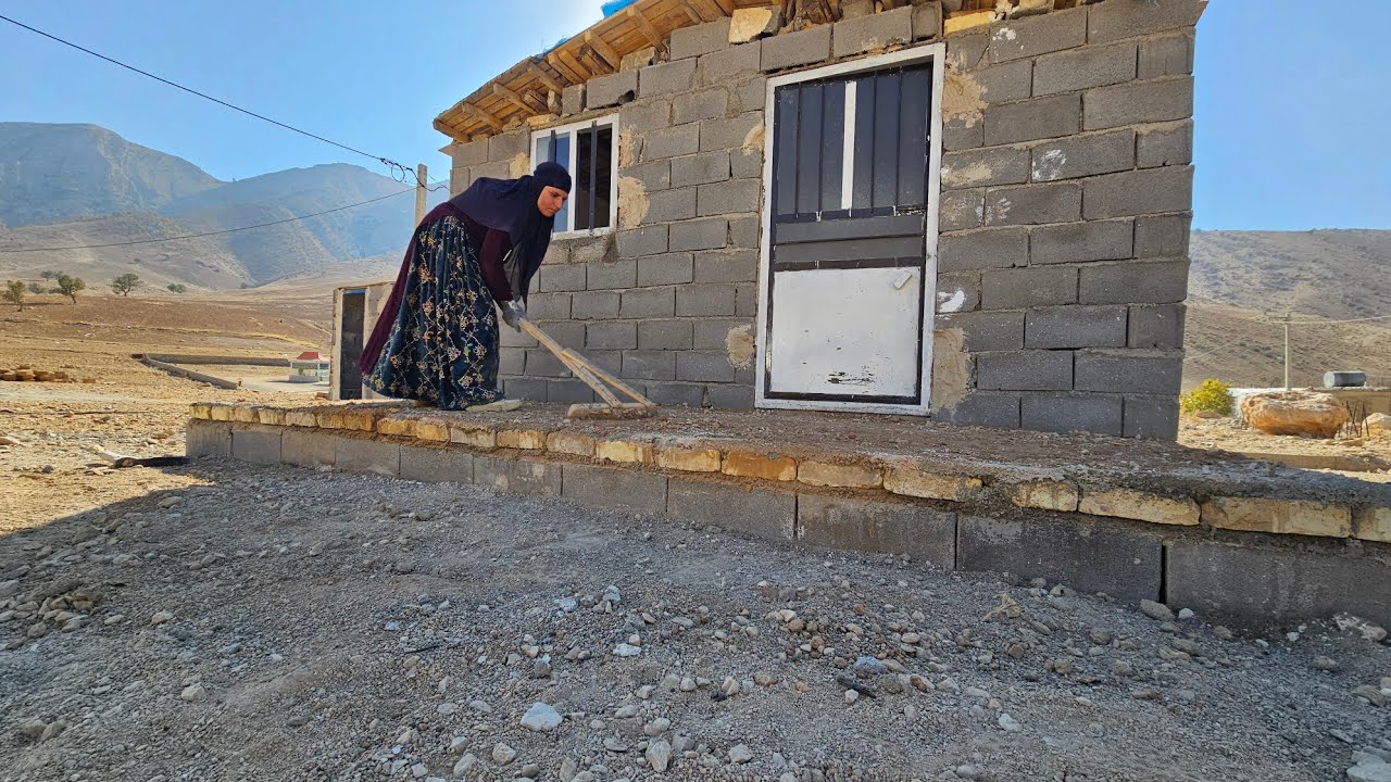 A single woman. Building a house. For comfort. - YouTube