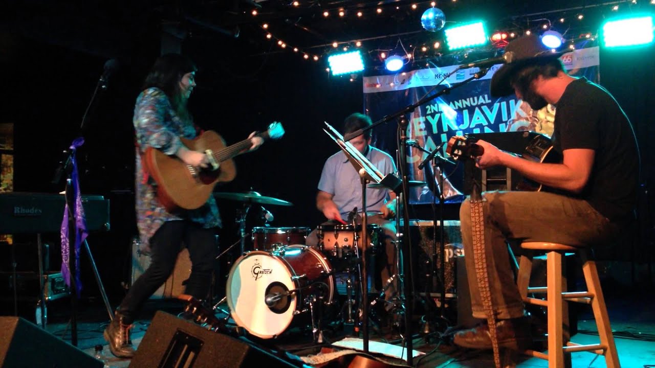 Lay Low & Jesse Elliott Perform Live at Reykjavik Calling (A Taste of ...