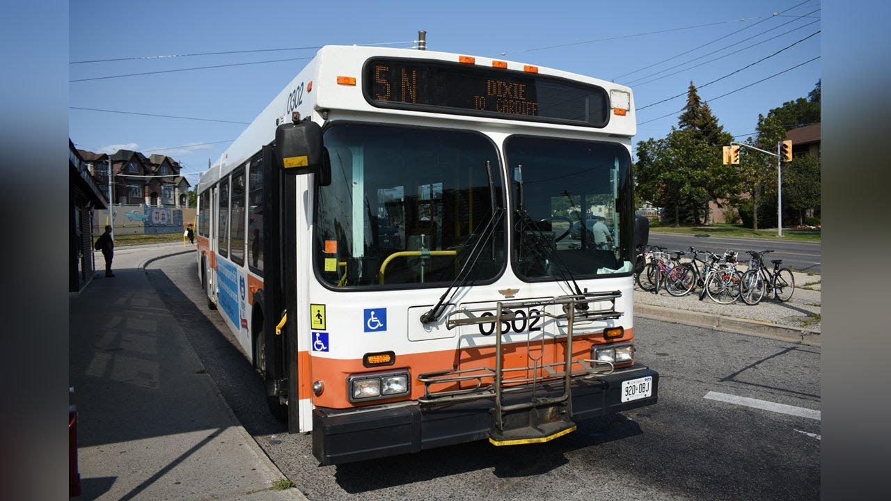 MiWay | MiLocal | 2003 New Flyer D40LF 0302 | 5 Dixie (Northbound ...