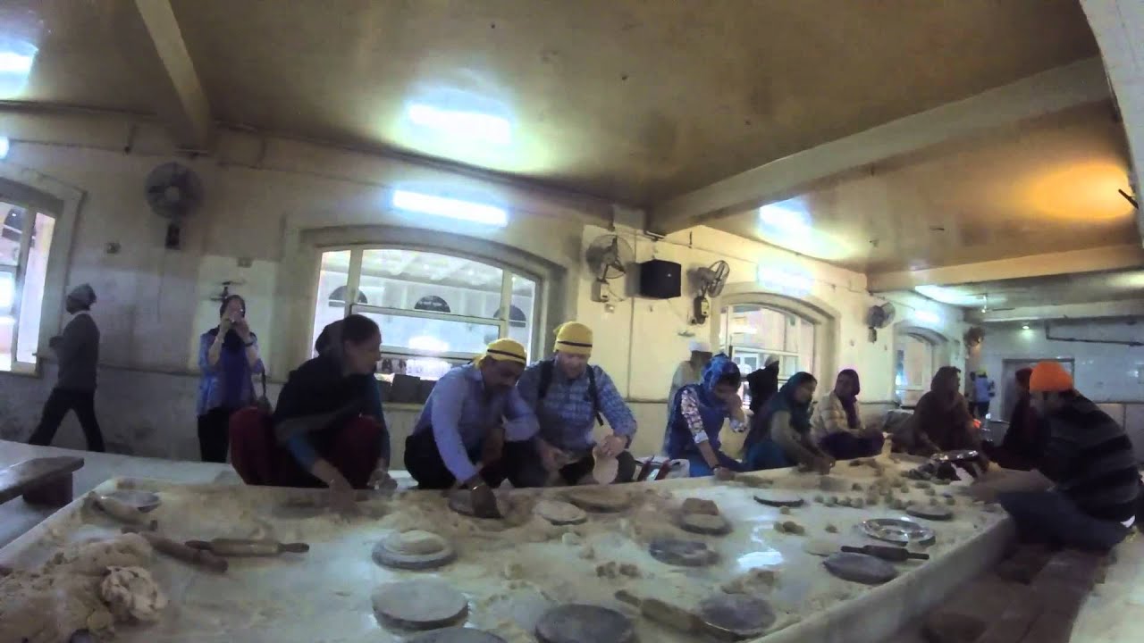 Free Food Sikh Temple Kitchen: Gurudwara Bangla Sahib, New Delhi - YouTube