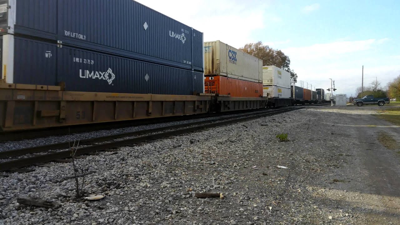 CSX 5489 leads Q133-05 at South Tullahoma - YouTube