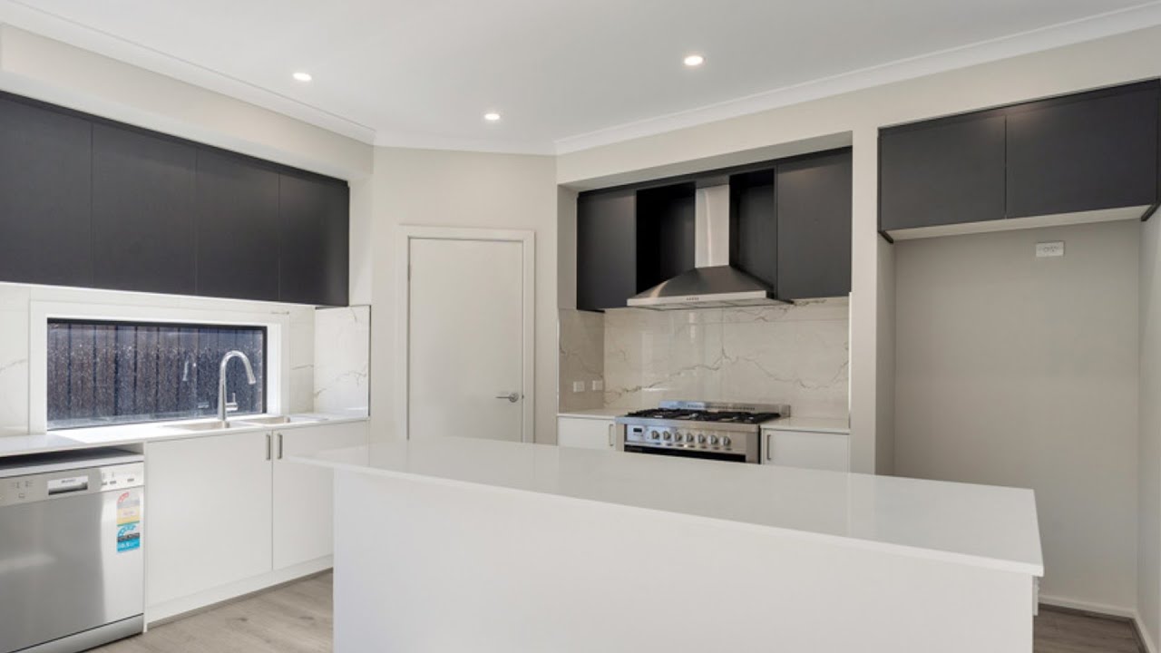 14 Erba Street, WOLLERT, Victoria - YouTube