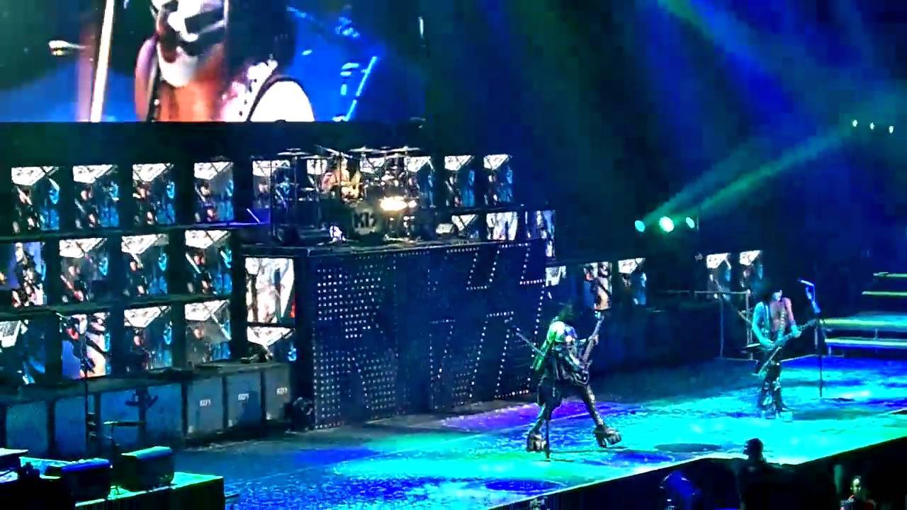 KISS - Encore: Shout It Out Loud + Lick It Up; Los Angeles - YouTube