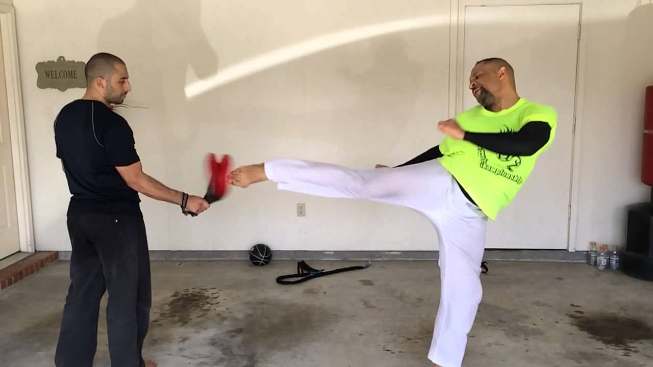 Roundhouse Kick (Slow Motion) - YouTube