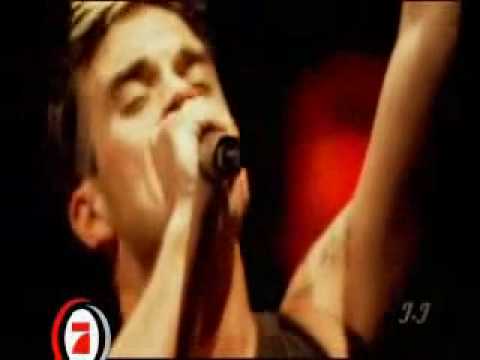 Robbie Williams - Strong - YouTube