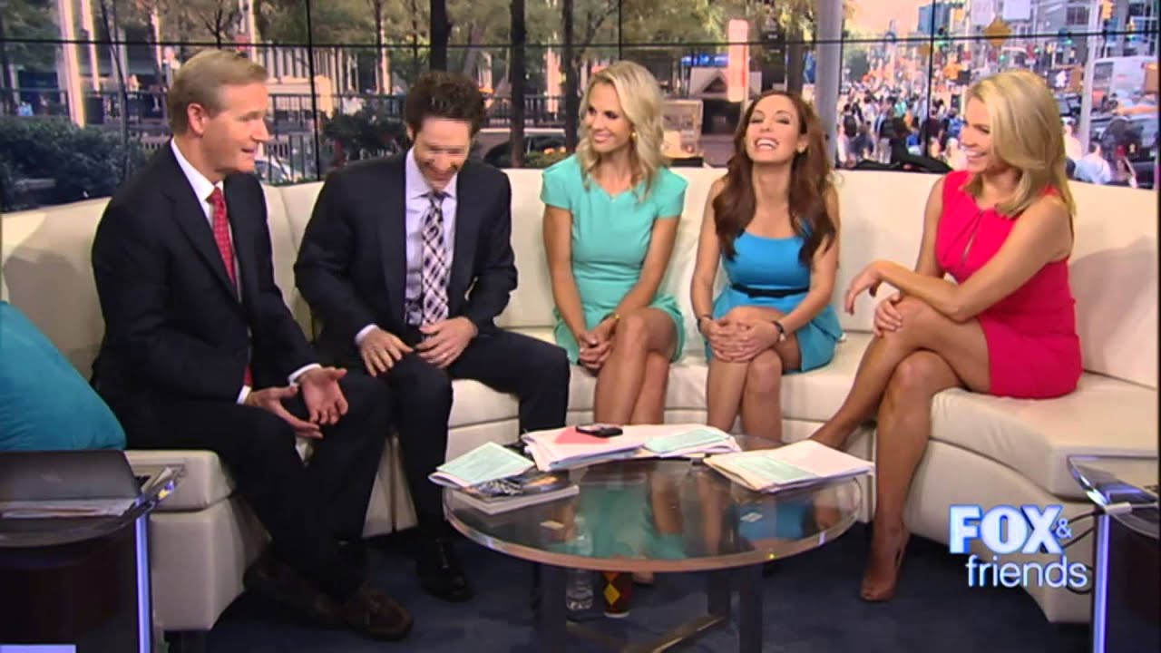 Maria Molina Leg Cross