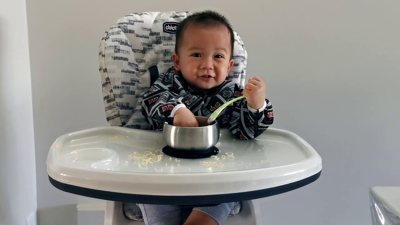 Elsa Daily Life - Vacuum Cleaner | Elsa 日常 - 家有贪吃狗 - YouTube