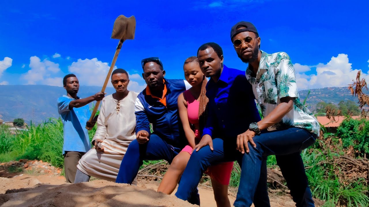 Manaseh ageze aho kwiba umucanga ,umugore yamunaniniye - YouTube