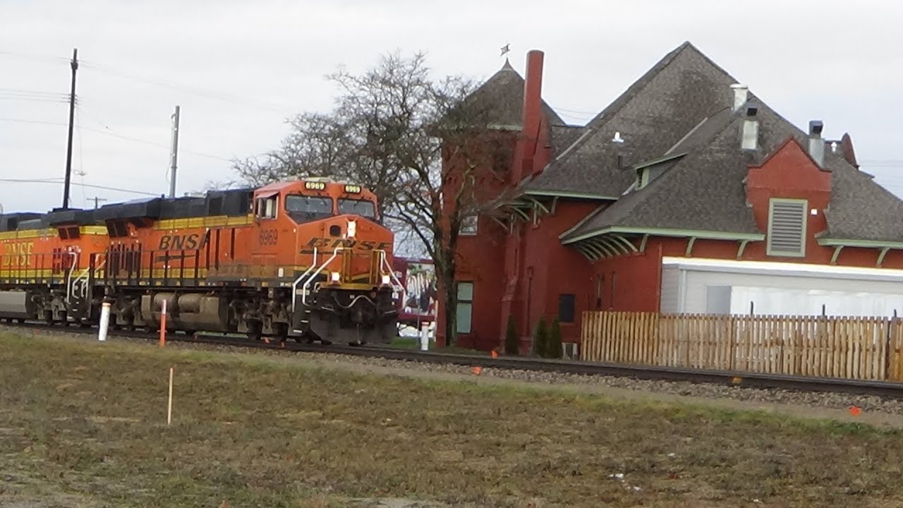 BNSF 6969 And 4317 Leads An Eastbound Autorack(December 2nd,2018)Battle ...
