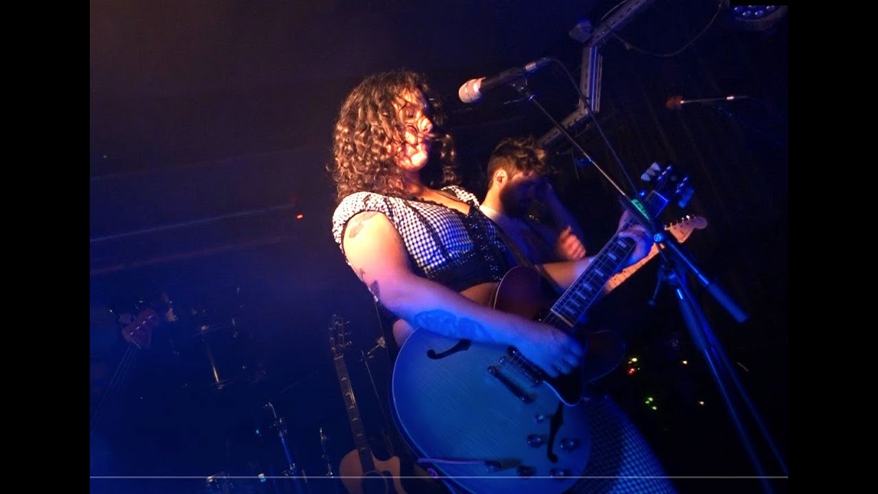 Ruby Waters Live,Paris:Pop up du Label ,13/06/2024. - YouTube