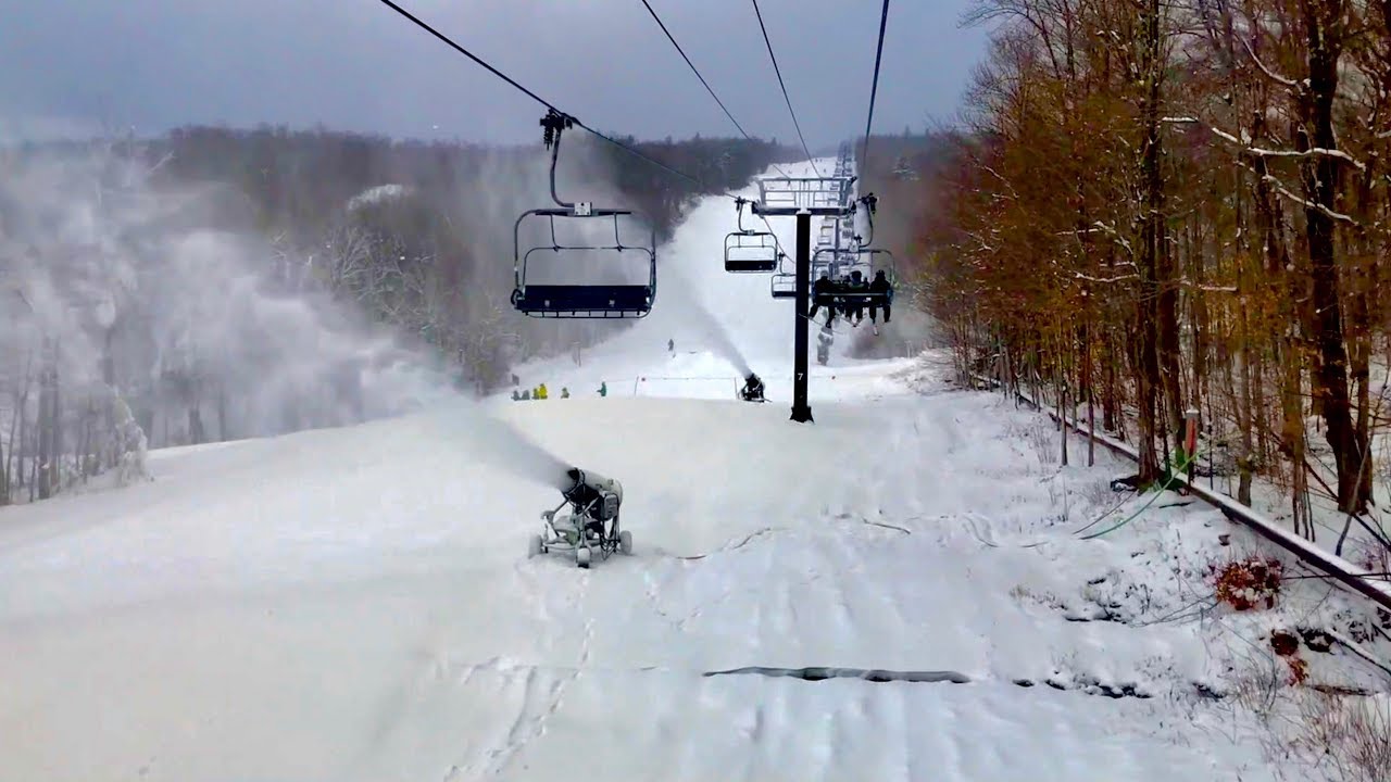 FIRST POWDER DAY AT MOUNT SNOW DECEMBER 2017 - YouTube