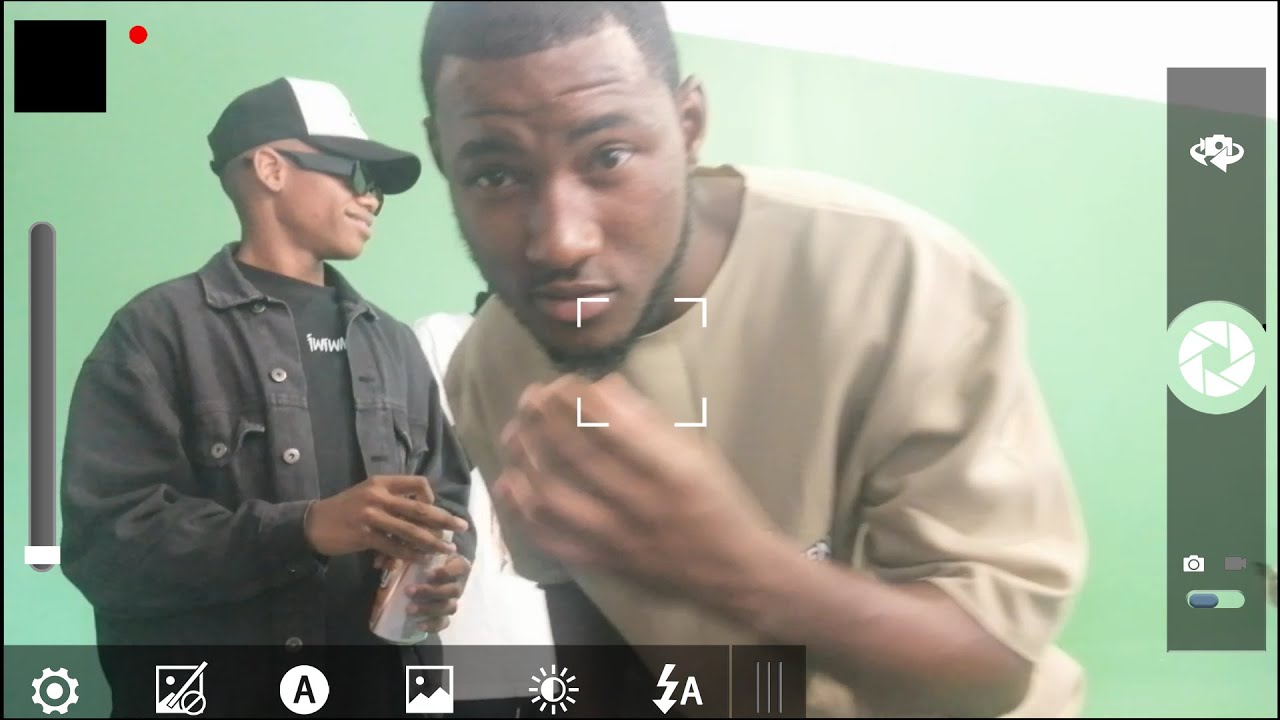 Gate crashing @KingOumar's"SmashOrPass"|Erick Loren Freestyle|Rooftop ...
