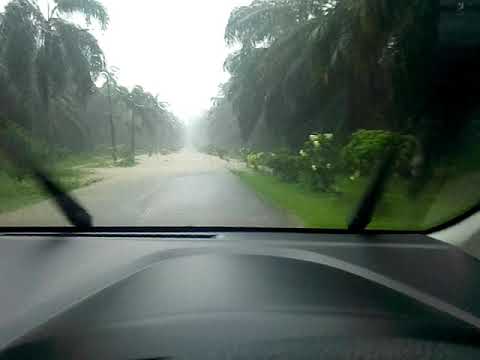 Viral! Perodua Bezza redah banjir. saksikan berjaya atau tidak aksi ...