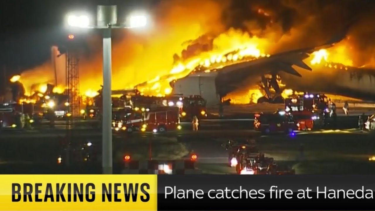 Fire and Survival:The Haneda Airport -Japan airlines Incident Hundreds ...