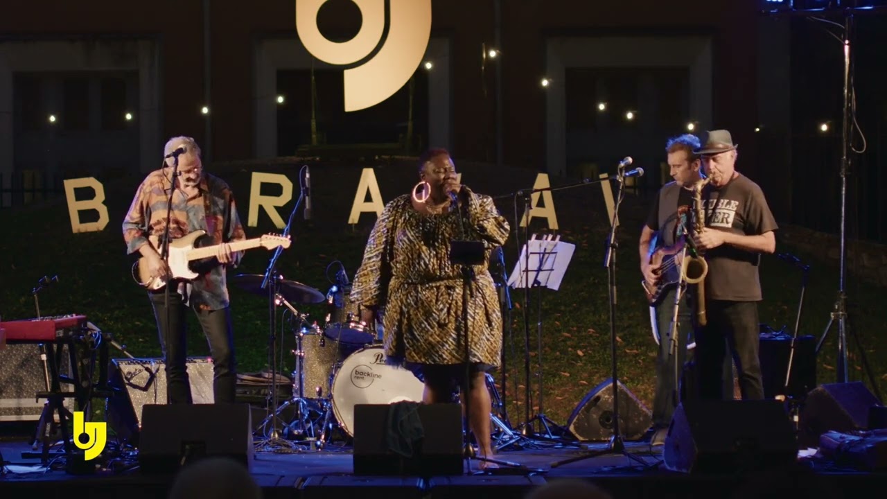 Angela Mosley & The Blu Elements | Umbria Jazz Weekend 22 - YouTube