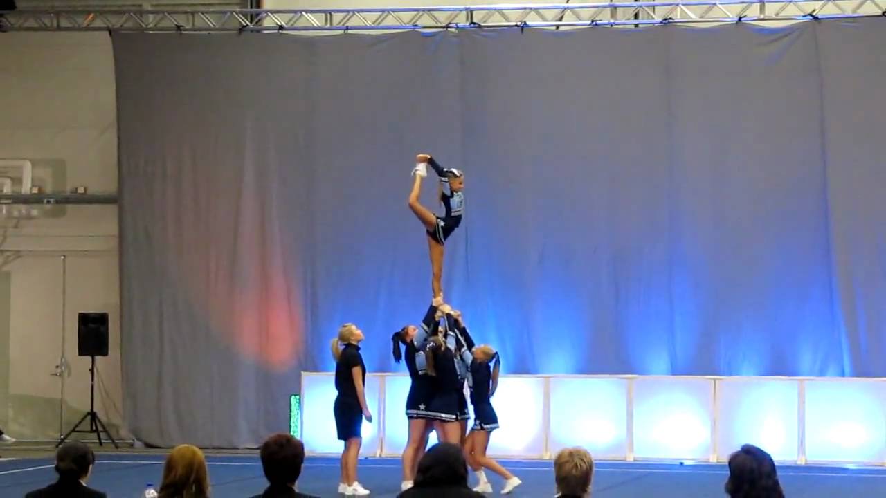 Cheer Elite Jr group stunt DM 2010 - YouTube