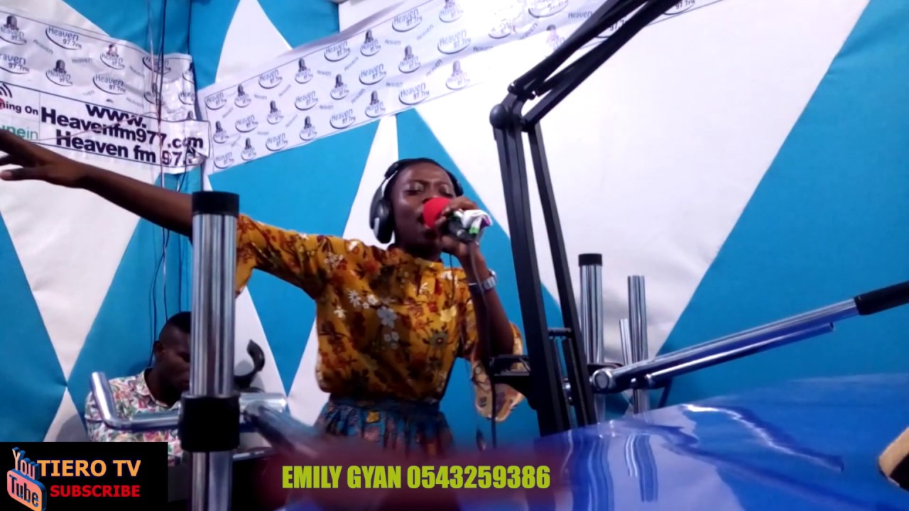 EMILY GYAN LIVE WORSHIP AT SUNYANI HEAVEN FM - YouTube