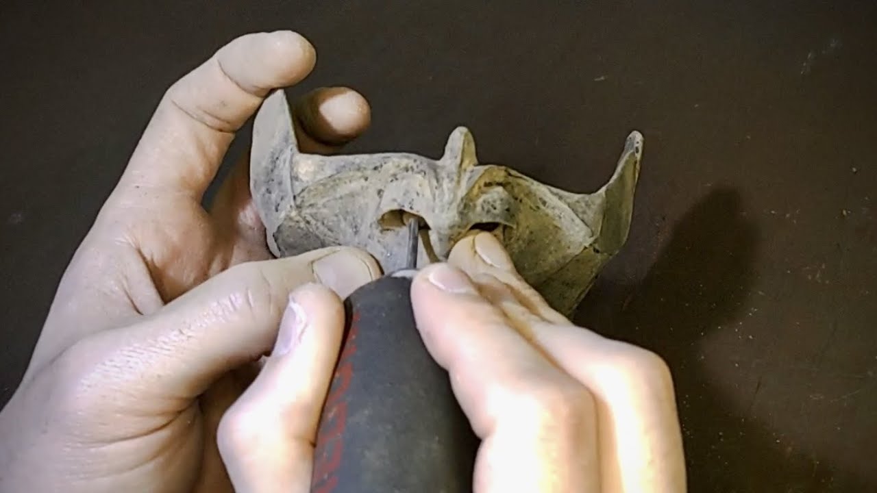 Samurai mask making. Carving carving carving. - YouTube