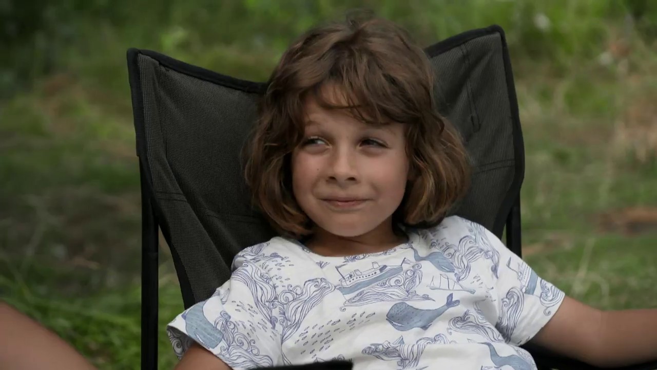 OTECKOVIA - Max dal Alexovi životnú radu: Nesnaž sa toľko! - YouTube