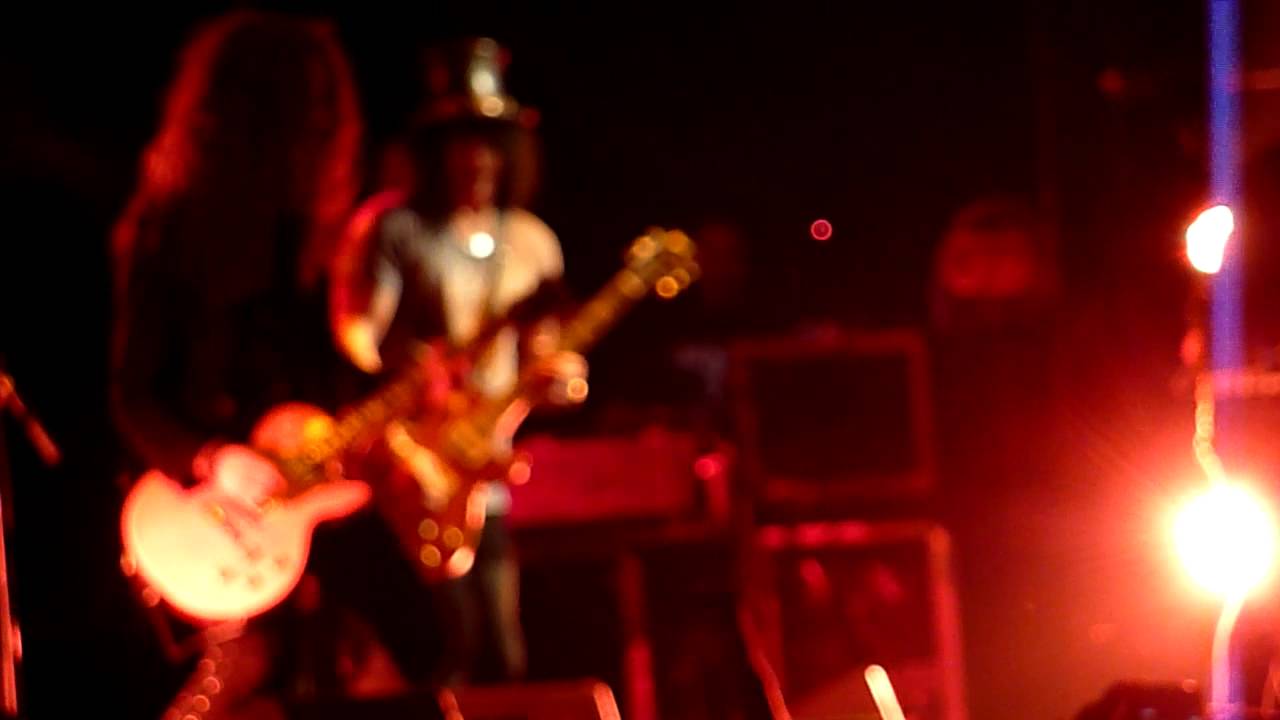 Slash "Standing In The Sun" live Zenith Paris, France 20/10/2012 - YouTube