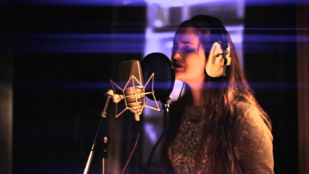 Nora Konstanse - Falling (studio session) - YouTube