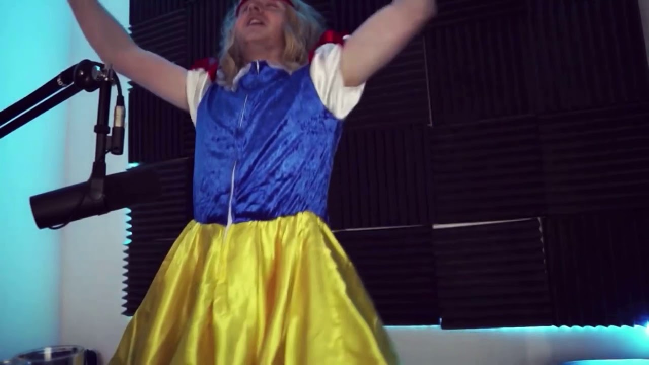 Spuddley dresses up as a princess and the beef is still going on! - YouTube