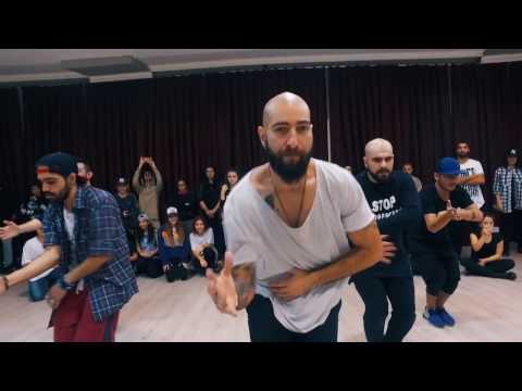 Jump Around \